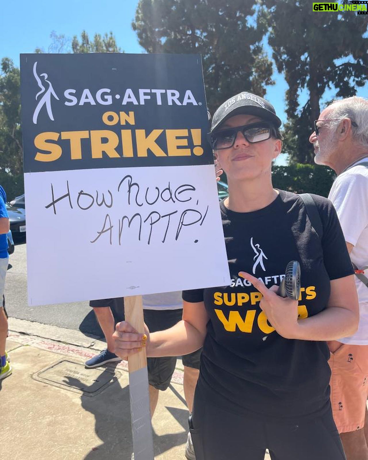 Jodie Sweetin Instagram – #sagaftra #unionstrong #wga #solidarity ...