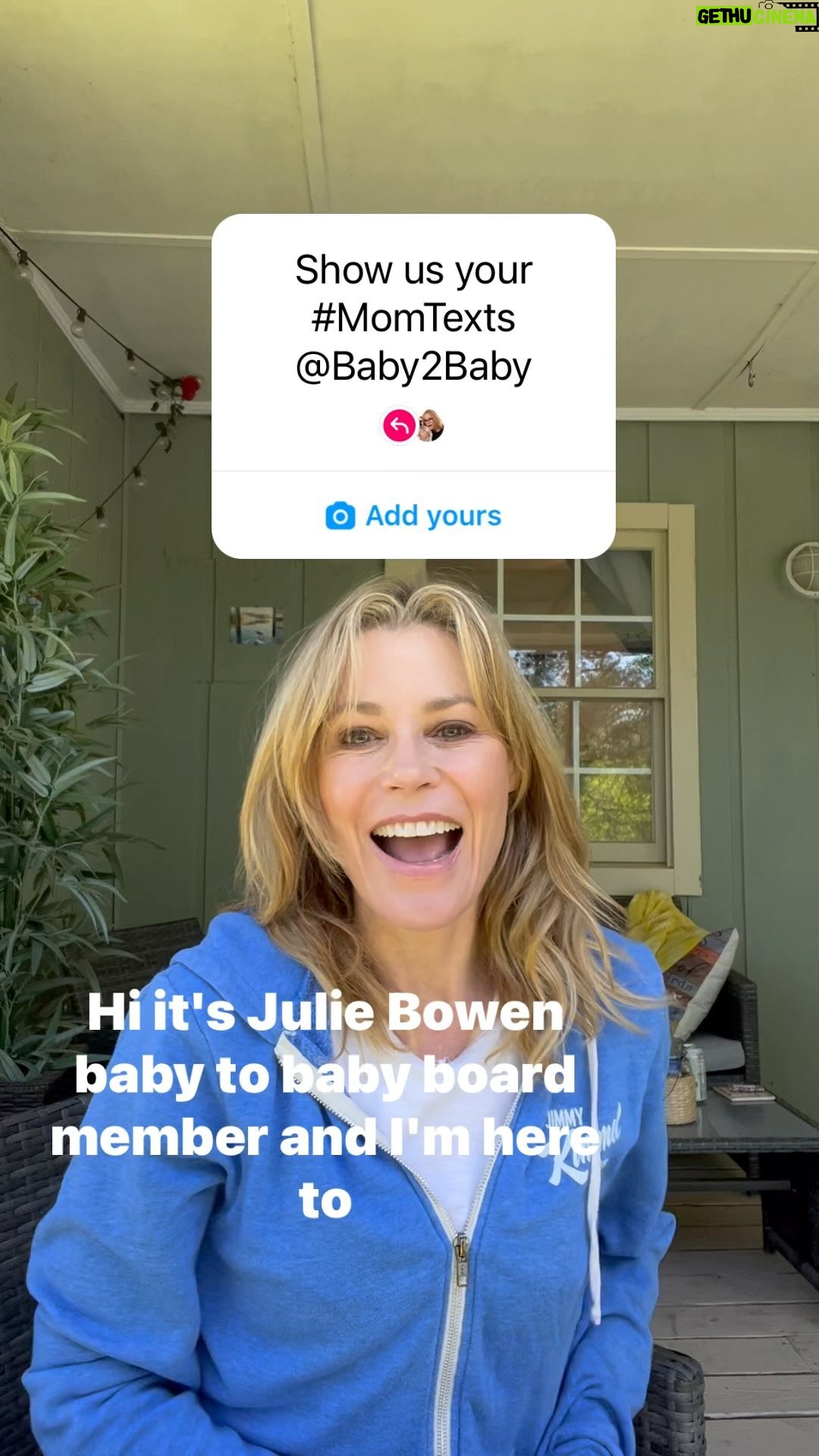 Julie Bowen Instagram – Moms are great. They’re funny too. Share your ...
