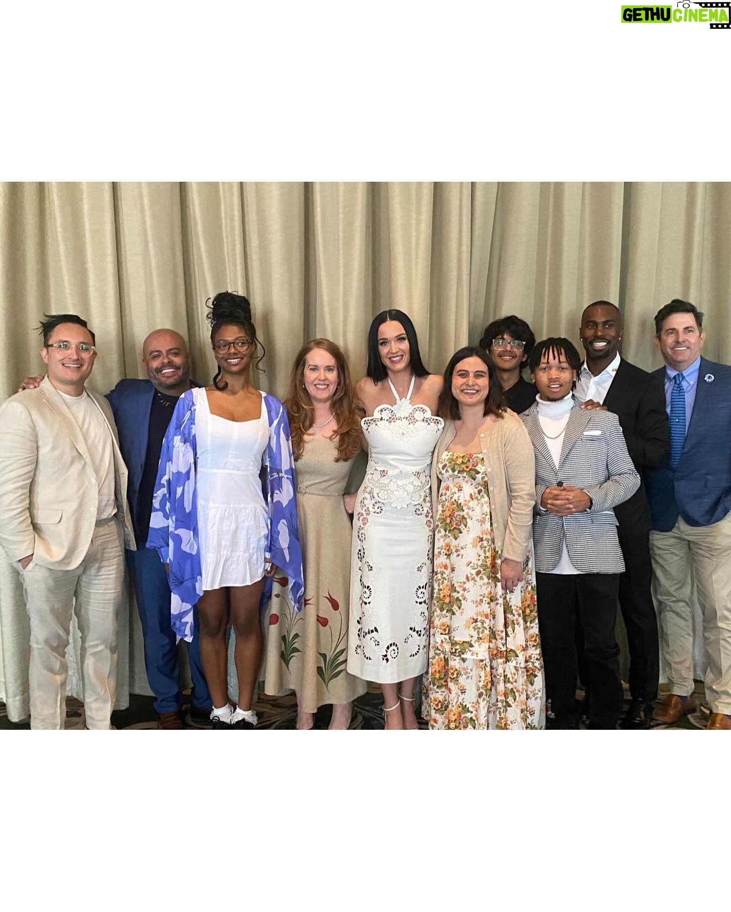 Katy Perry Instagram – Thank you so much to @thecolleaguesla for ...