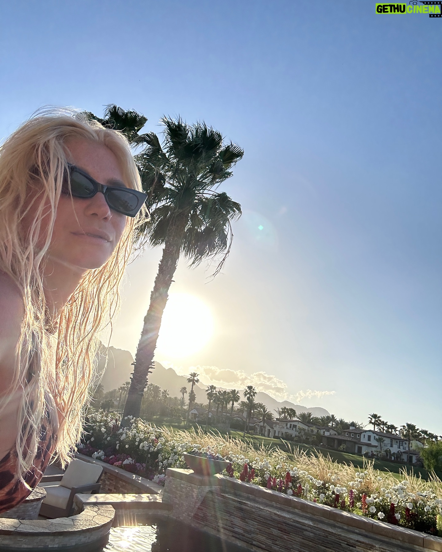 Kesha Instagram – Boys, they come, and they go. Hot babes last forever ...