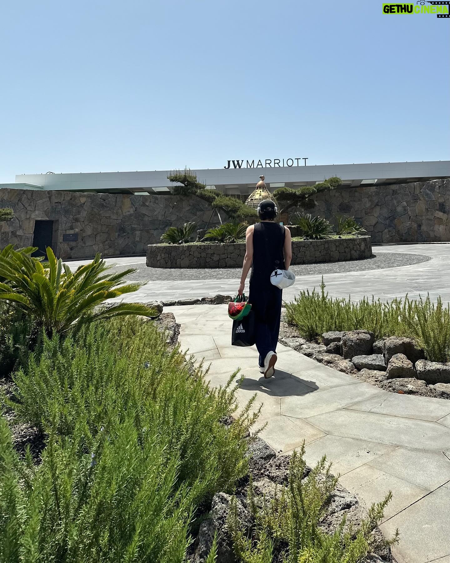 Actor Kim Young-dae HD Instagram Photos and Wallpapers August 2024 ...