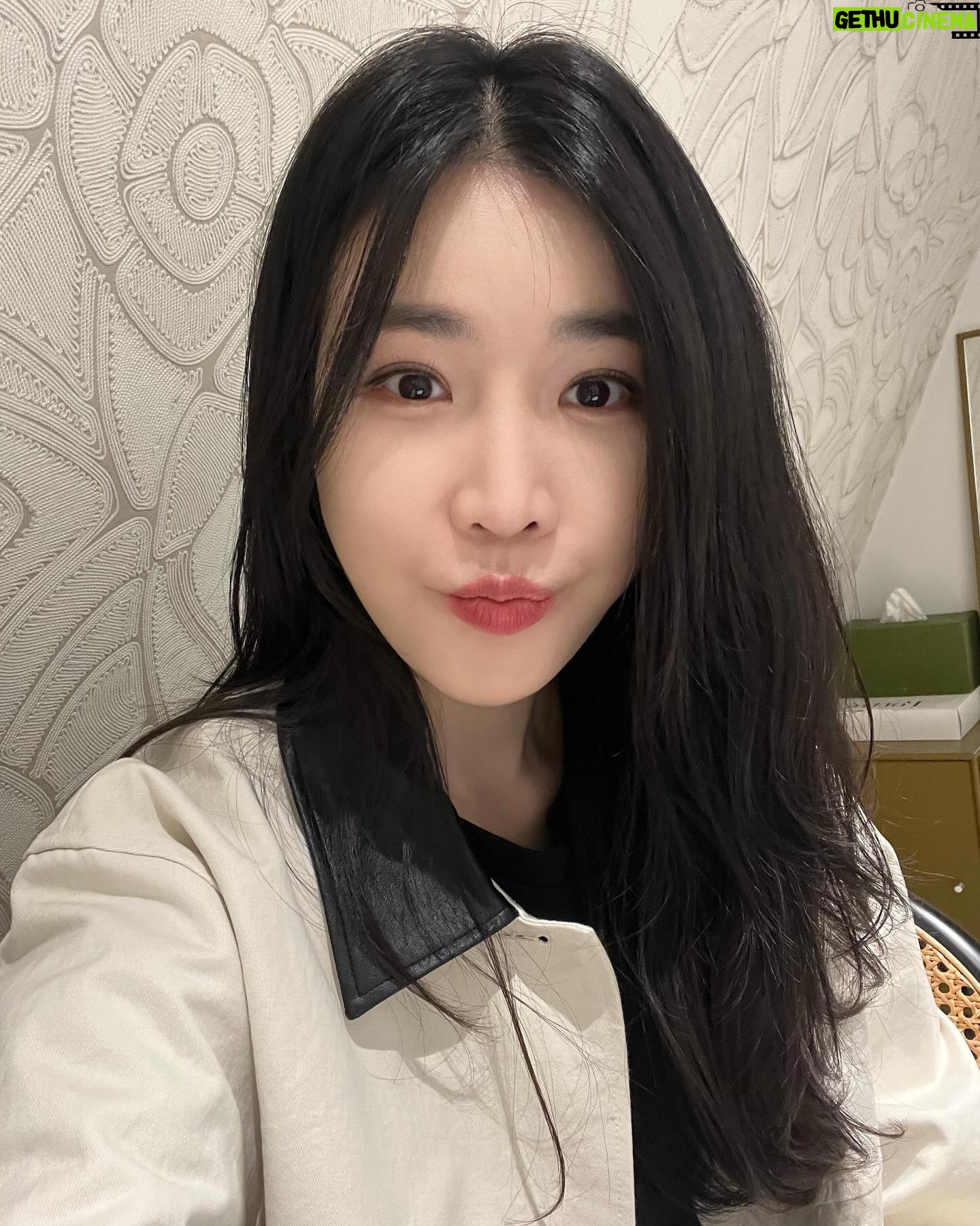 Actress Lee Hae-ri HD Instagram Photos and Wallpapers April 2024 ...