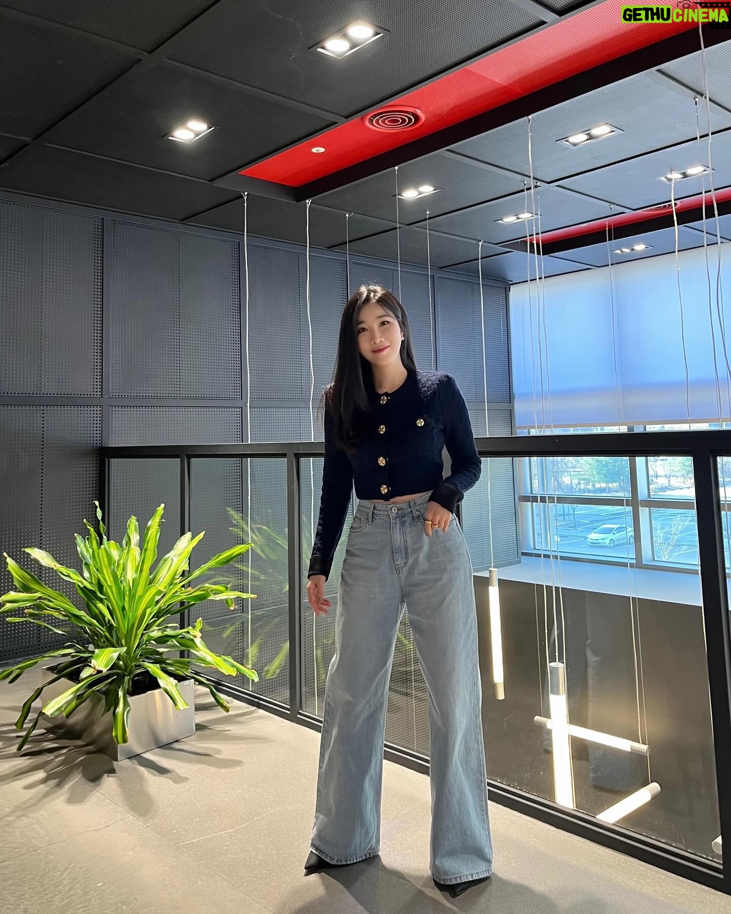 Lee Hae-ri Instagram – 눈 길 조심 운전 조심 빙판 길 주머니에서 손 빼고 걷기!!!!!! | Gethu Cinema