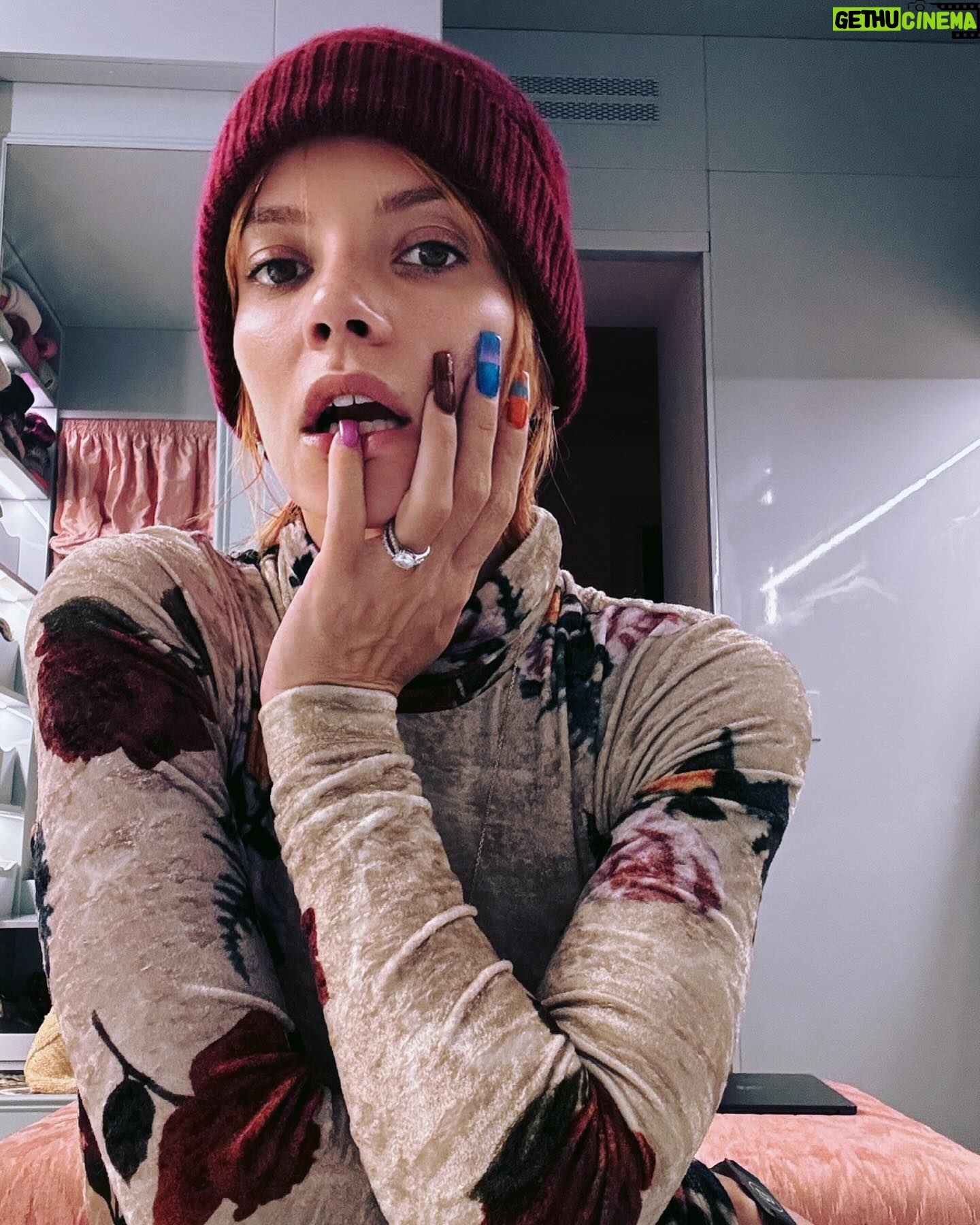Lily Allen Instagram – OOTD | Gethu Cinema