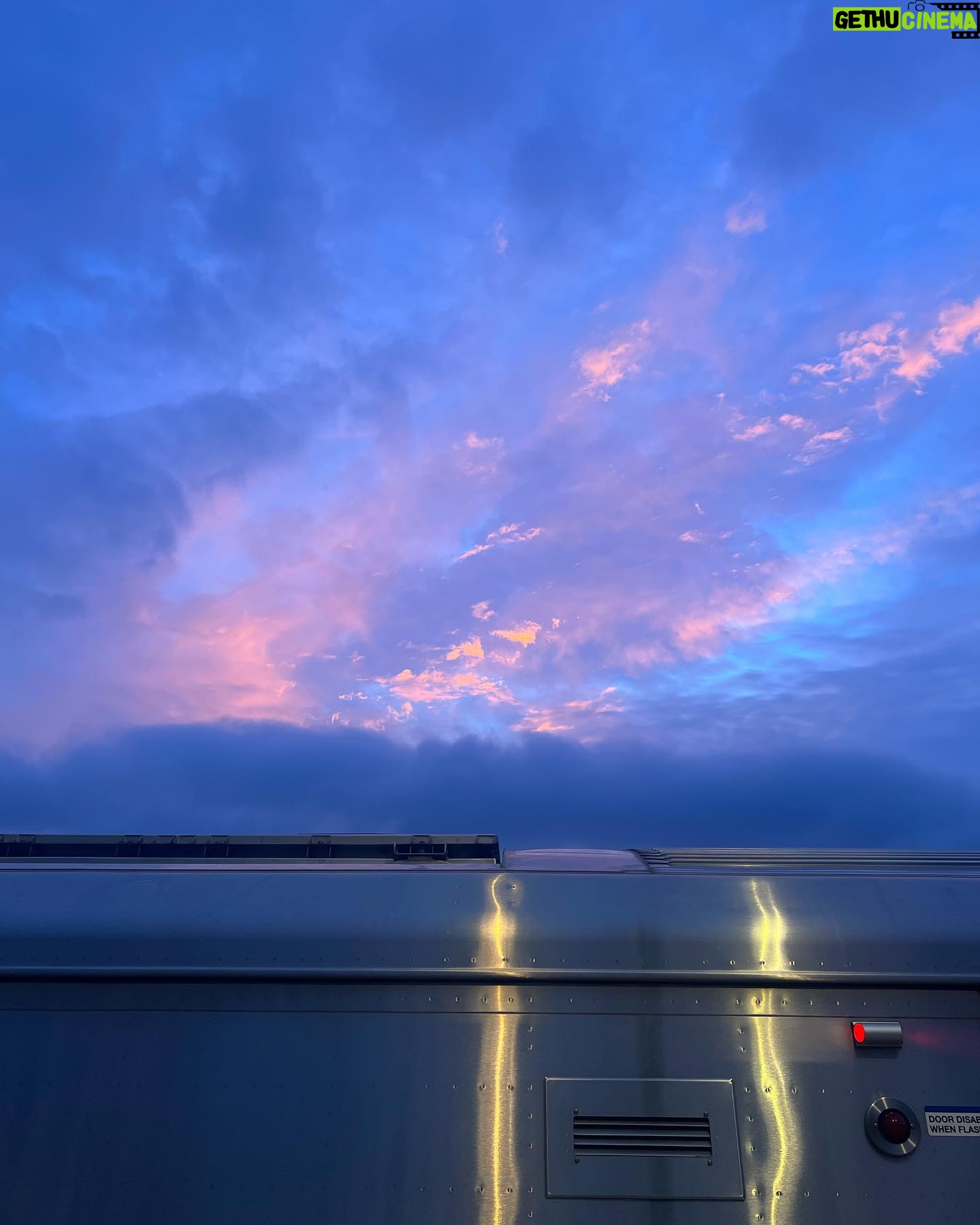 Molly Ringwald Instagram – Feeling artsy | Gethu Cinema