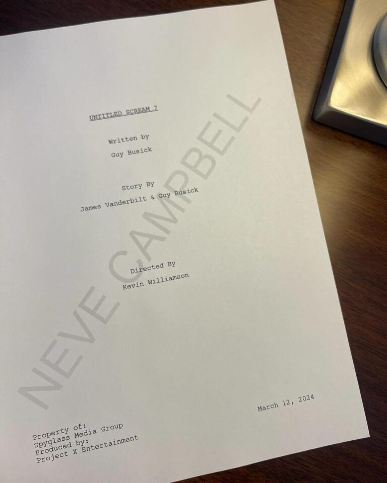 10 Stunning Instagram Photos of Neve Campbell