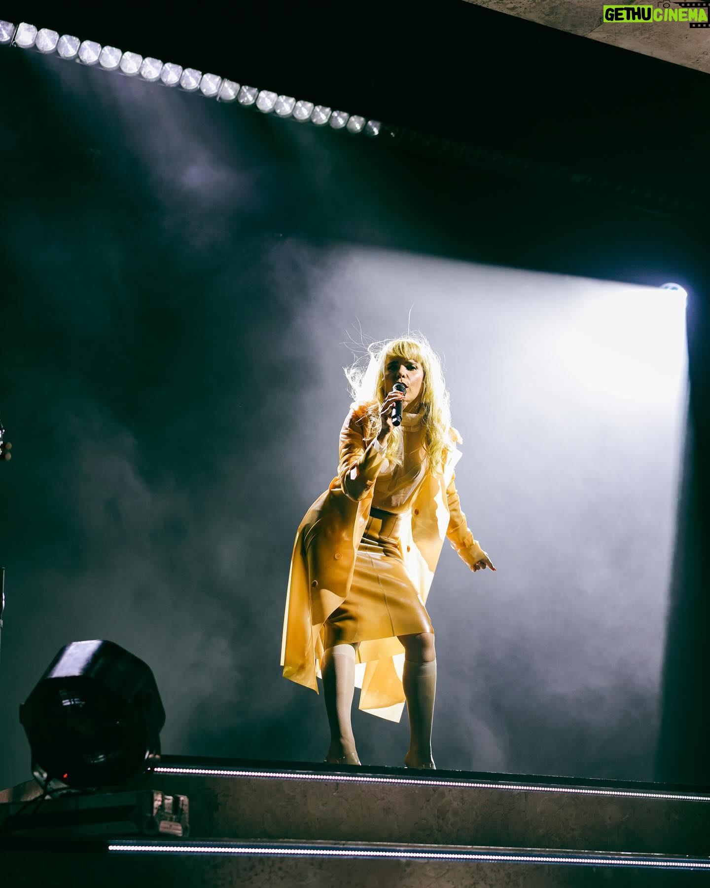 Paloma Faith Instagram – Dramatic and amazing photos from the Southend ...