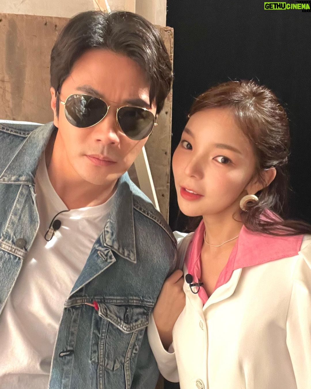 Park Jin-joo Instagram – 애두라 여기가 그렇게 핫플이래💓 그래가지고 사진 많이 찍고 왔어!! @amazingsat_official | Gethu Cinema