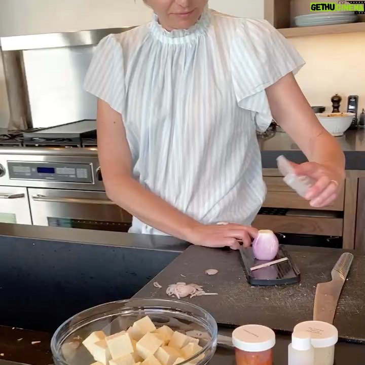 Portia de Rossi Instagram – The plastic thingy….! @purplecarrotxo ...