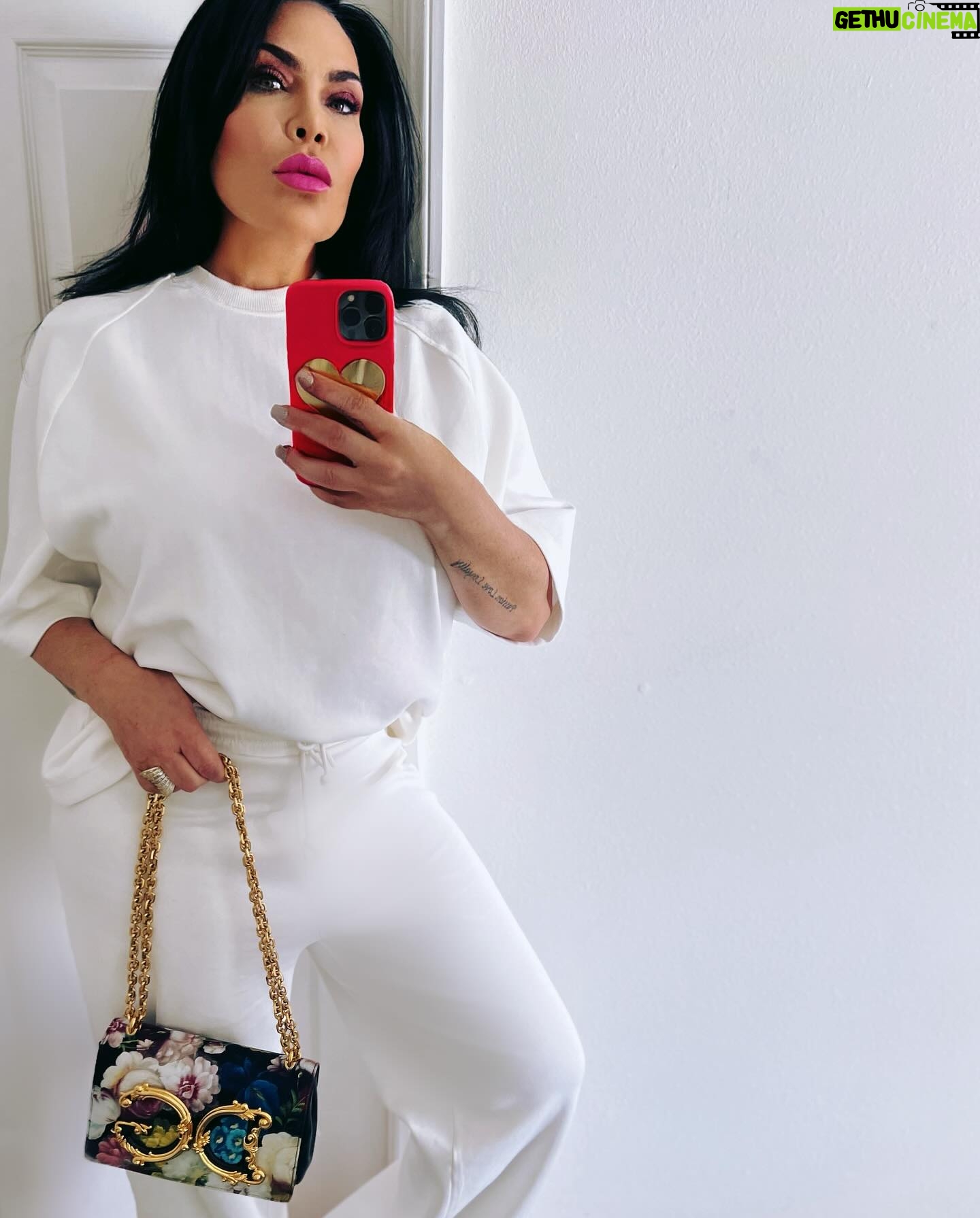 Renee Graziano Instagram – Intoxicating, not intoxicated!! . Bag ...