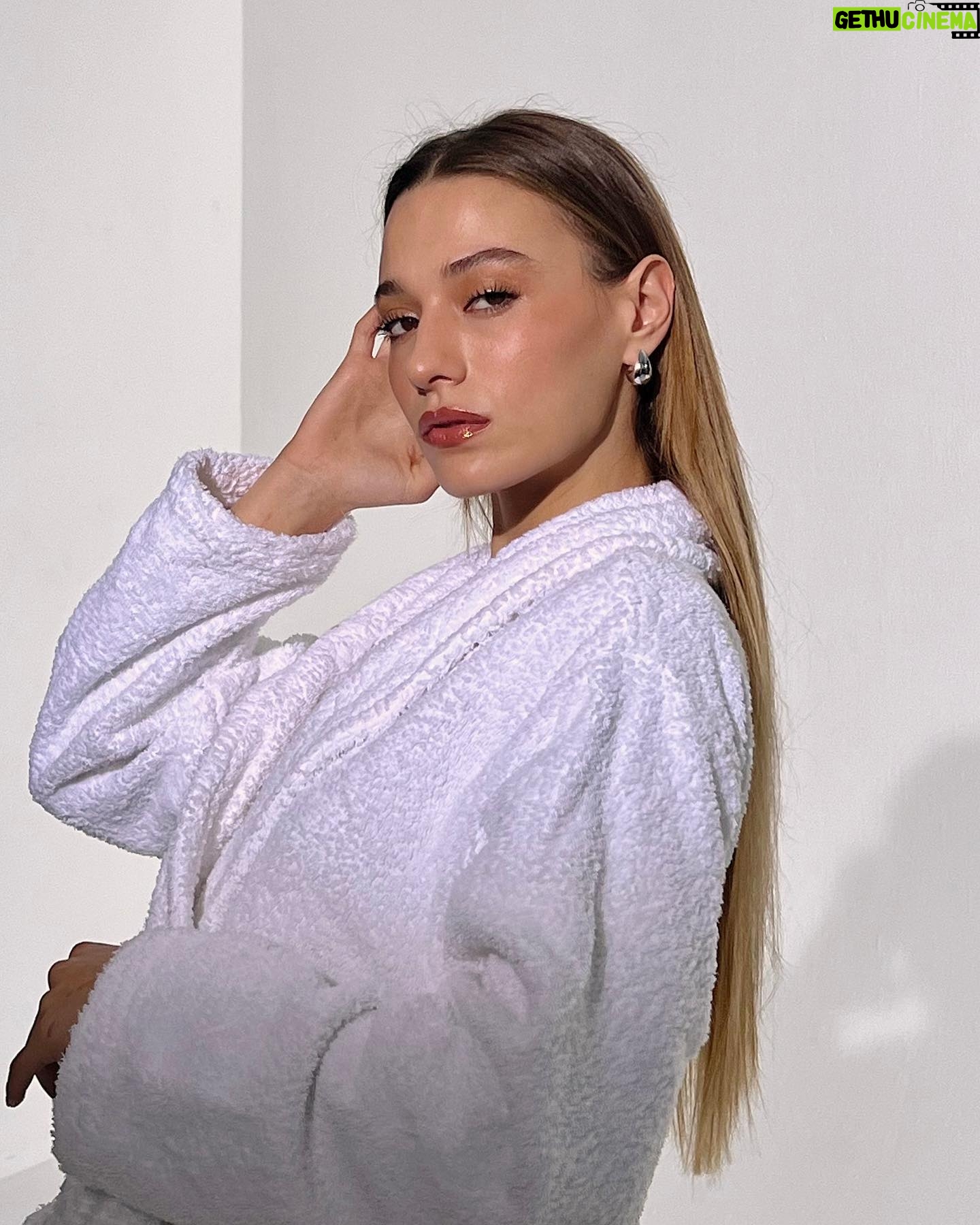 Sümeyye Aydoğan Instagram – Işık testi 🎬🎬 | Gethu Cinema