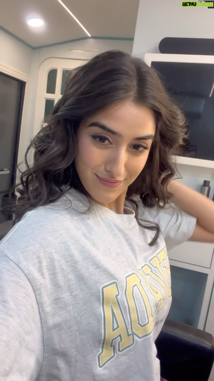 Sakshi Vaidya Instagram – Just two magicians at work ft @goldandglittr ...