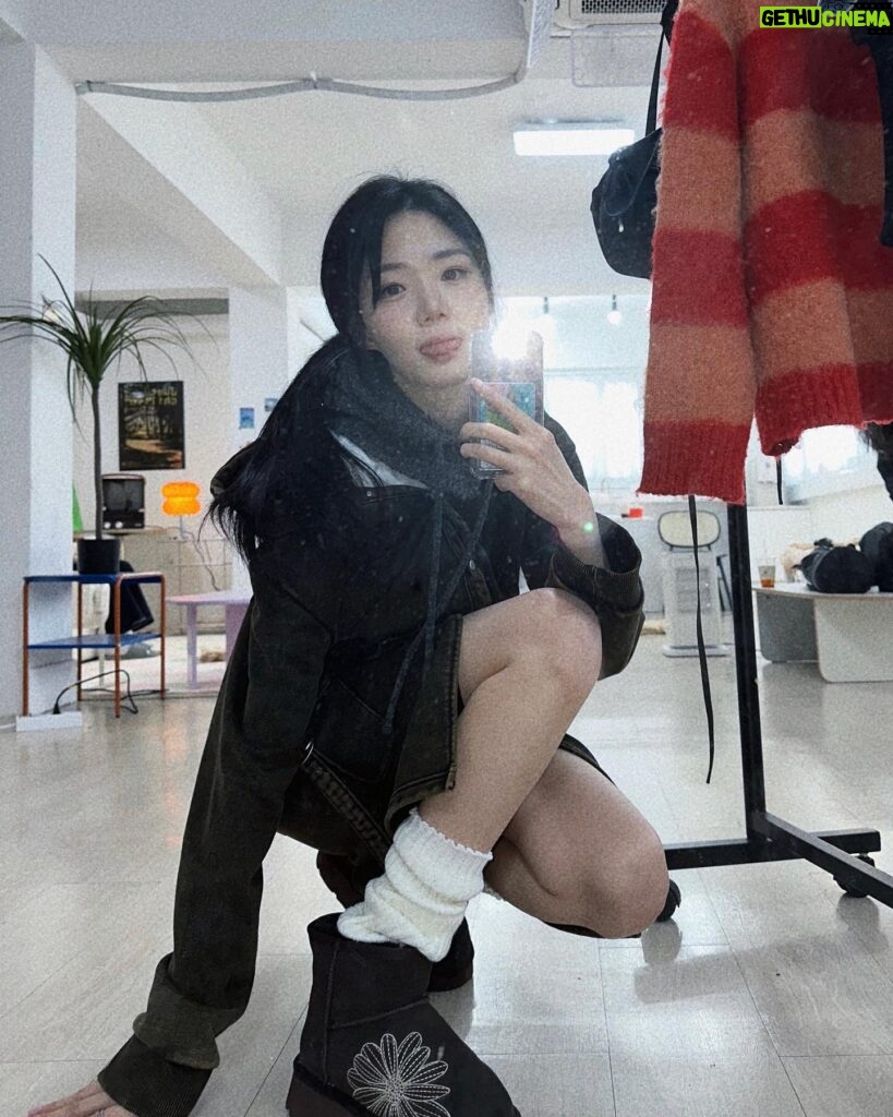 Actress Shin Ji-yeon HD Instagram Photos and Wallpapers March 2024 ...