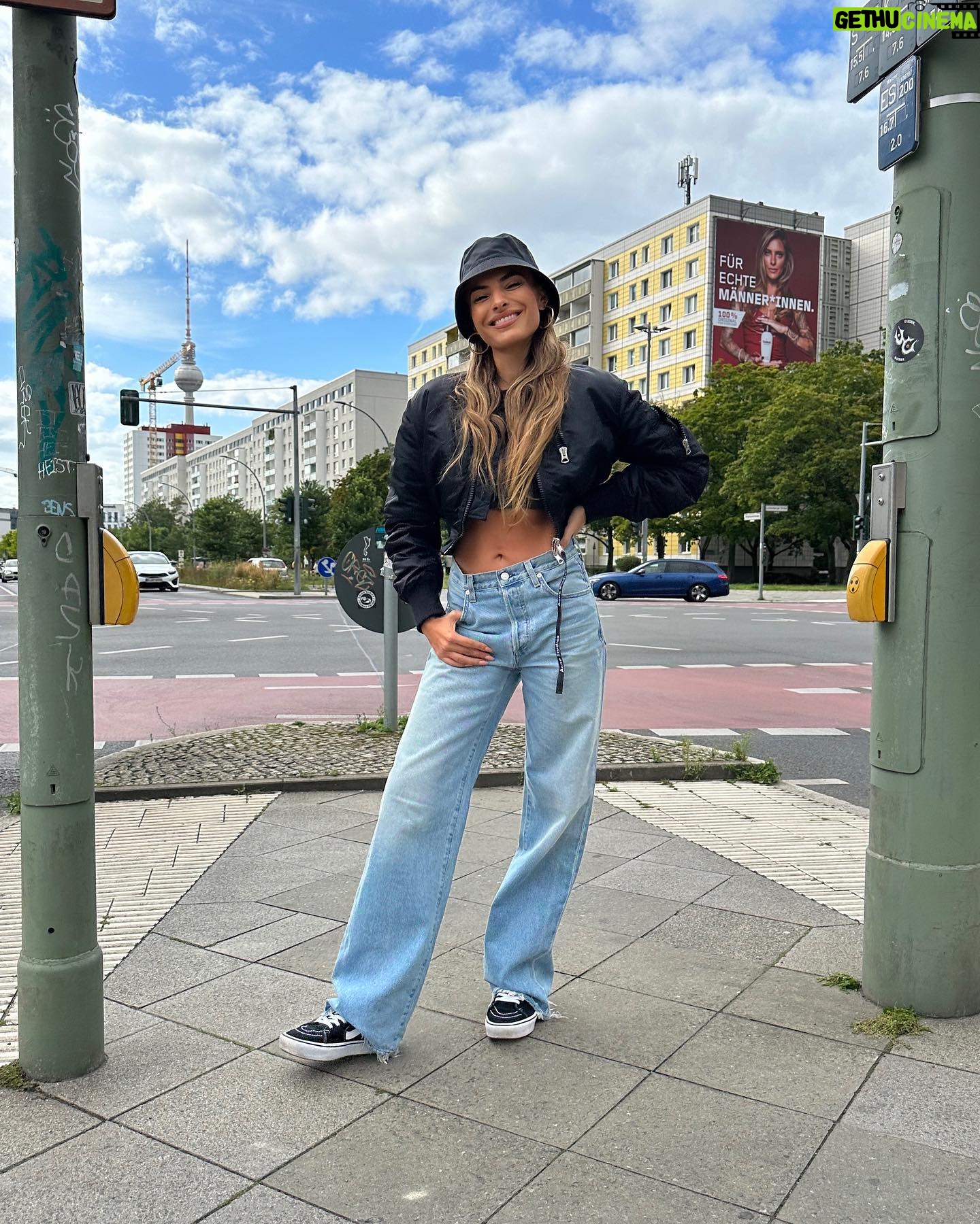 Sophia Thomalla Instagram – @tabacfragrances endlich auch an Berliner ...