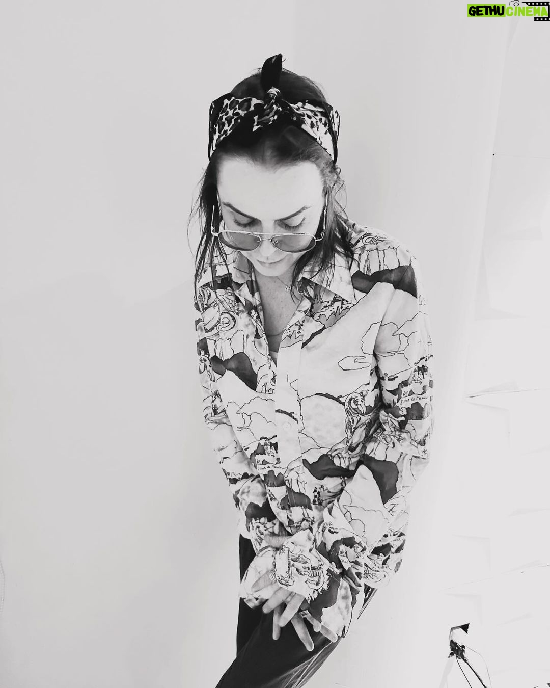 Taryn Manning Instagram – Poser 😁 | Gethu Cinema