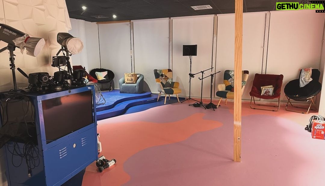 Actress Taryn Manning HD Instagram Photos and Wallpapers April 2024 ...