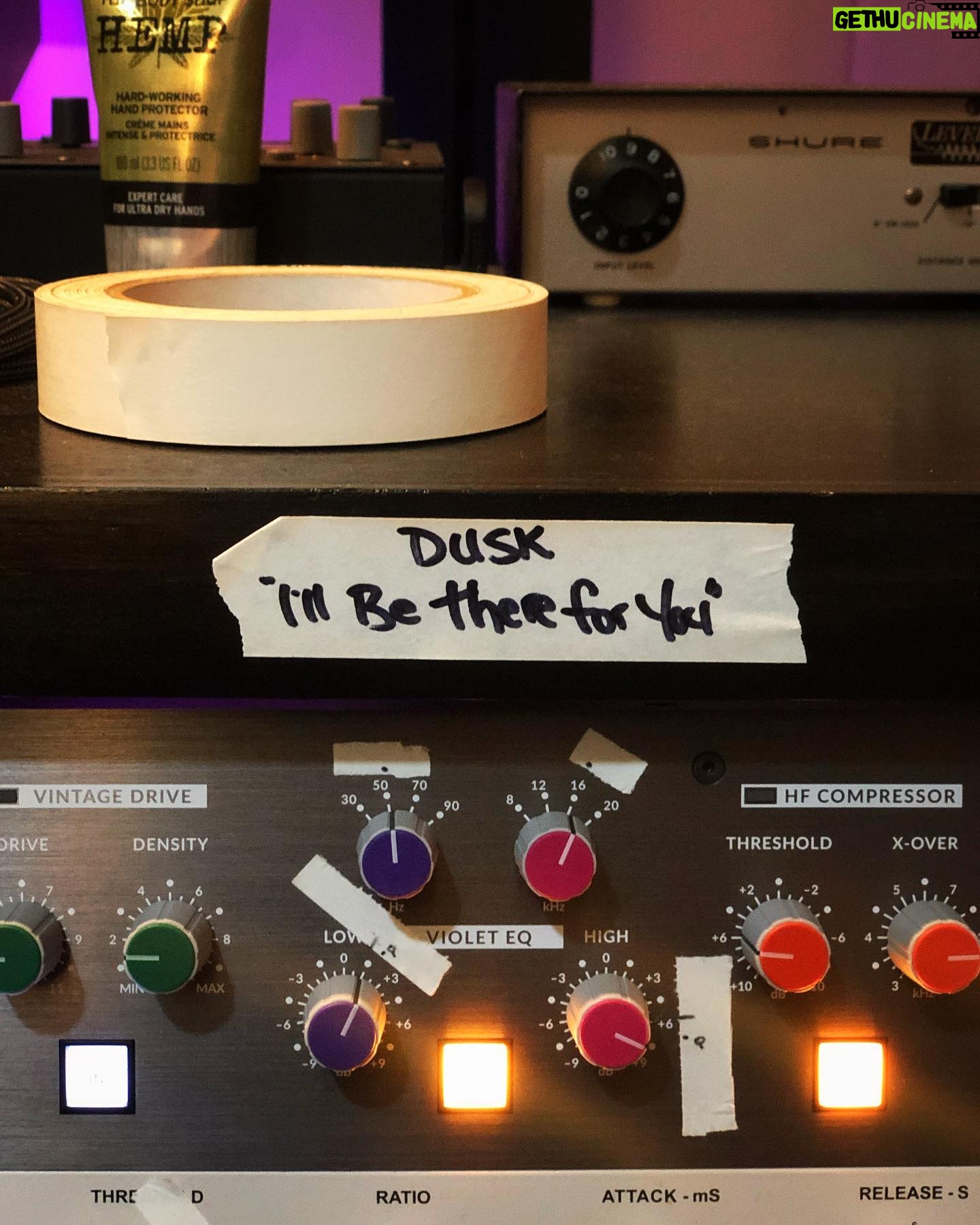 Abbie Cornish Instagram – We’ve got buns in the oven! The fifth and ...