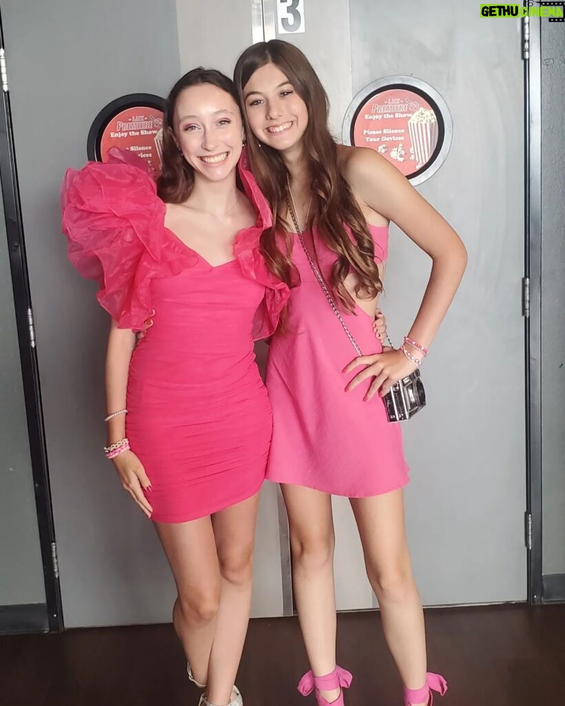 Actress Alexis Arnold HD Instagram Photos and Wallpapers August 2023 ...