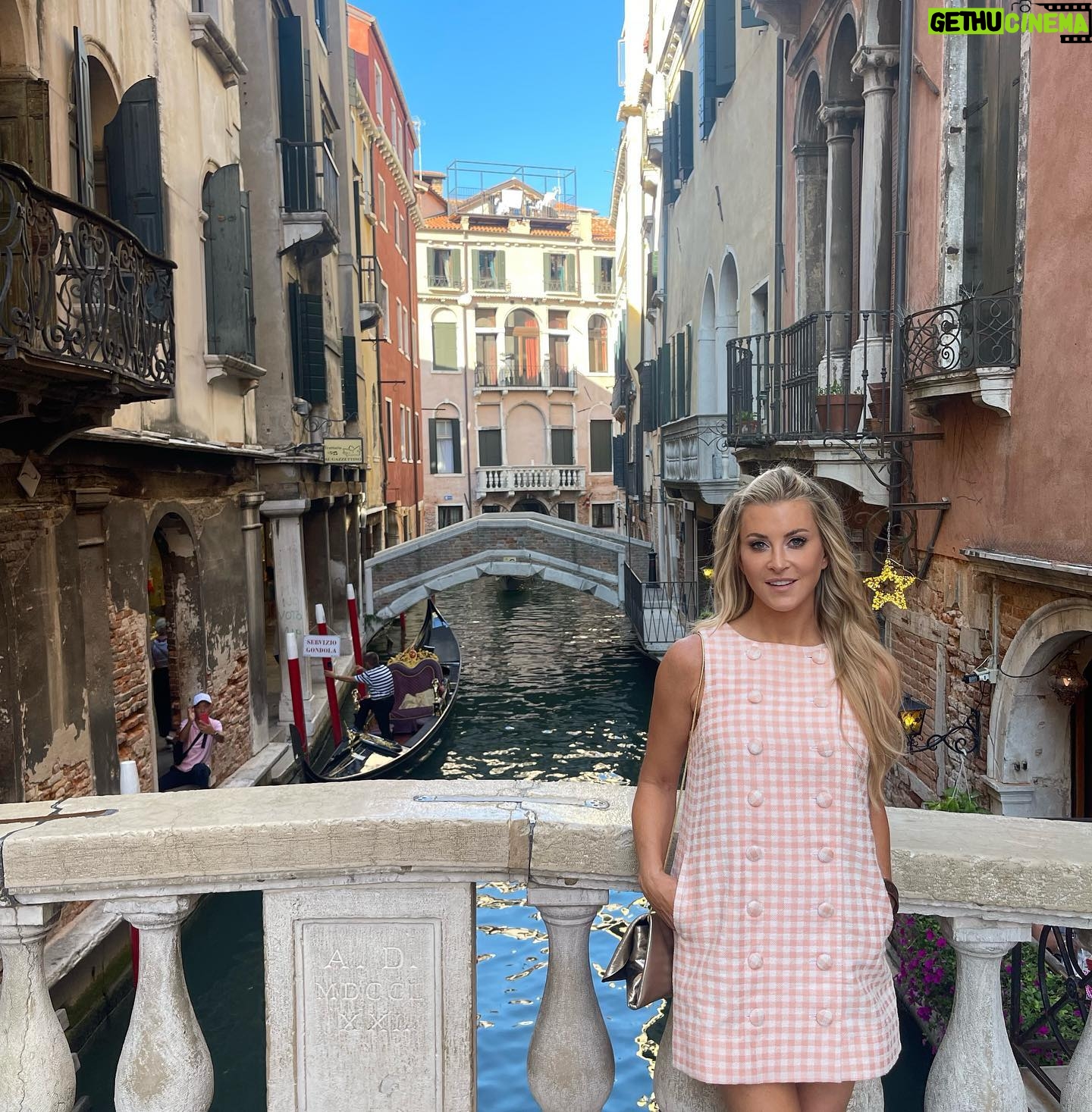 Allison Dunbar Wiki, Biography, Age, Gallery, Spouse and more