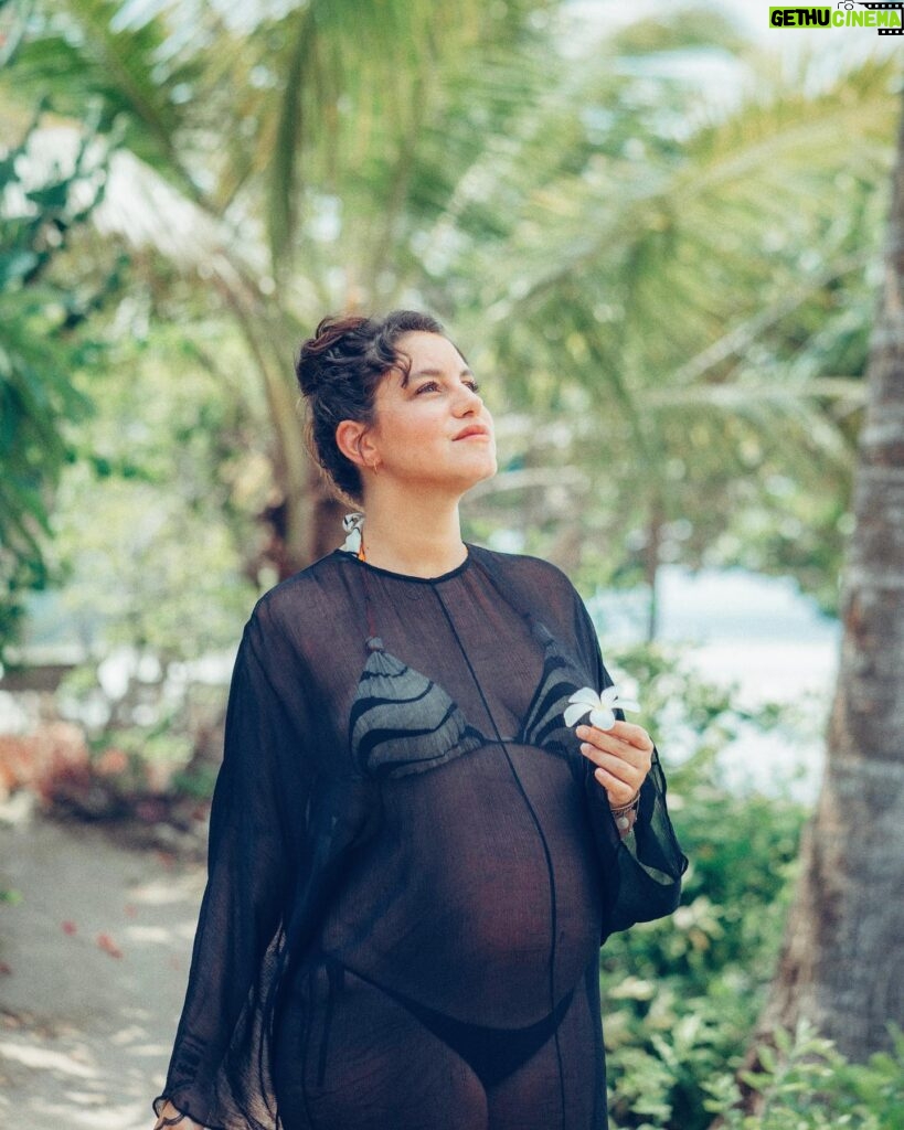 Actress Almila Bağrıaçık HD Instagram Photos and Wallpapers September ...