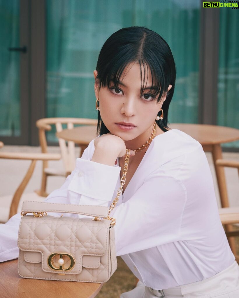 Actress Amy Lo HD Instagram Photos and Wallpapers June 2024 | Gethu Cinema