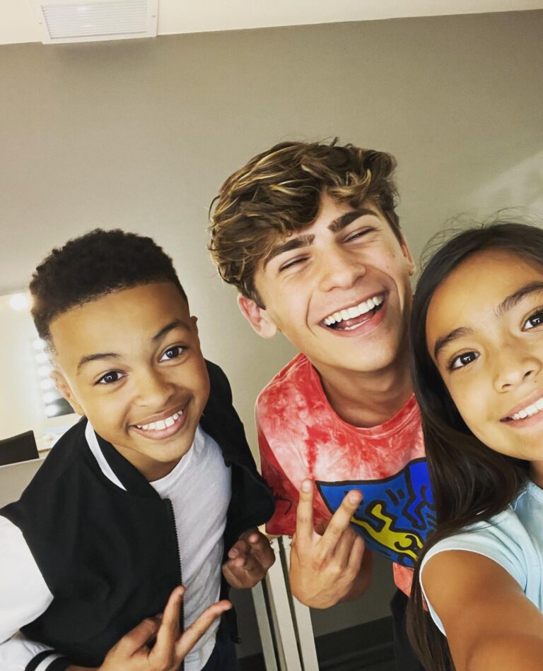 The Ultimate Ranking: Angelee Vera's 10 Most-Liked Pics