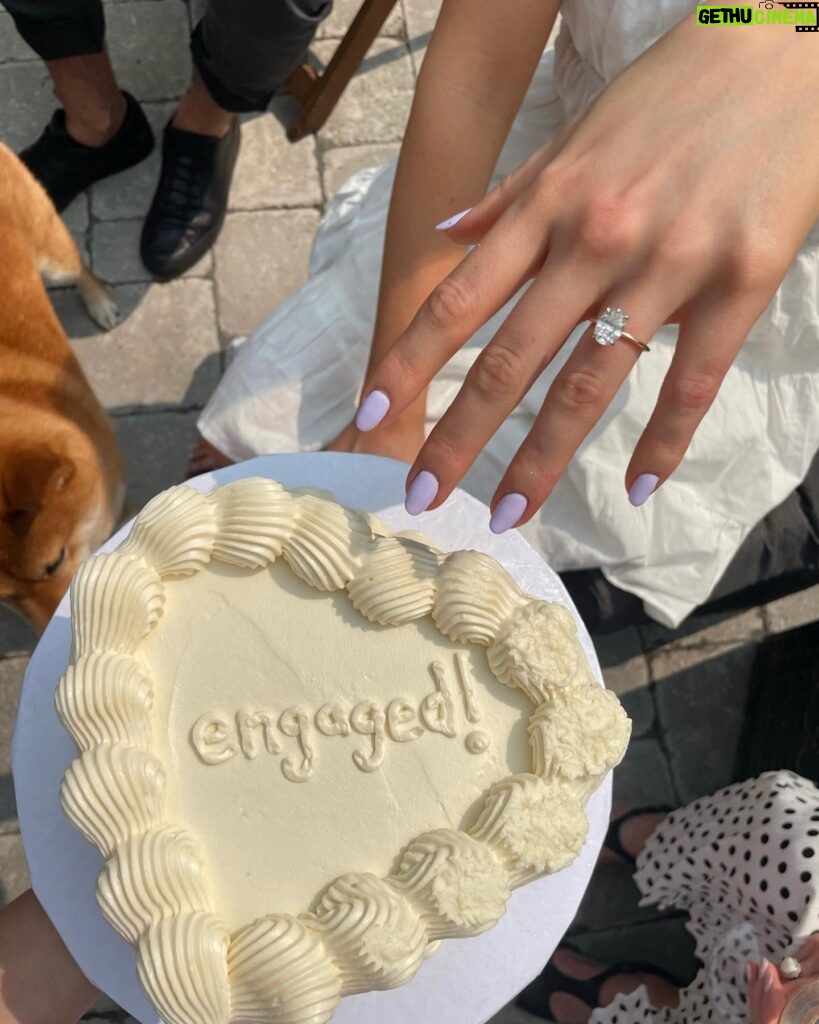 Actress Annie Clark HD Instagram Photos and Wallpapers June 2023 ...