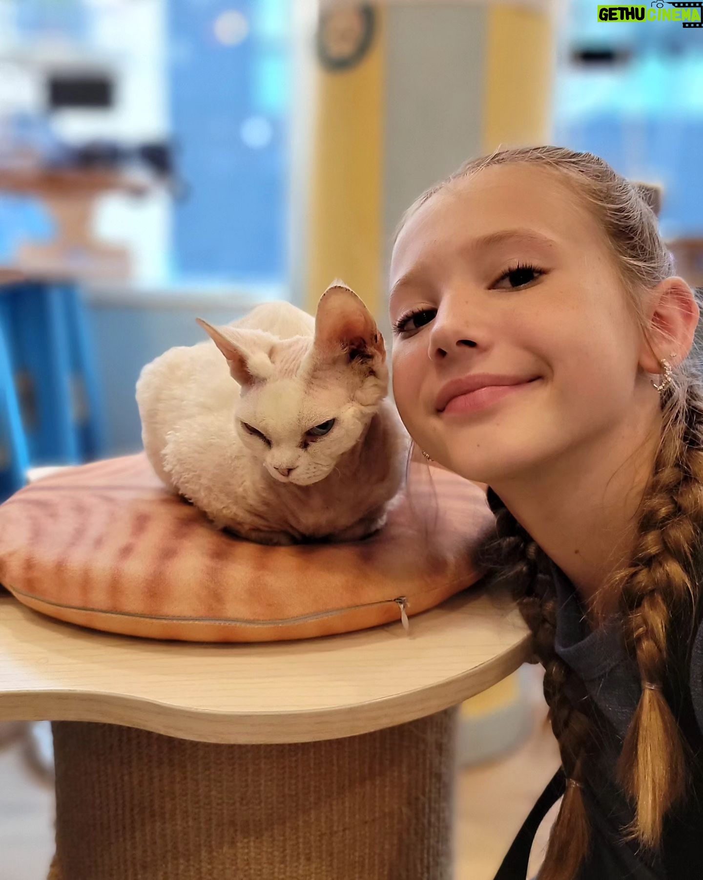 Actress Anniston Price HD Instagram Photos and Wallpapers January 2024 ...