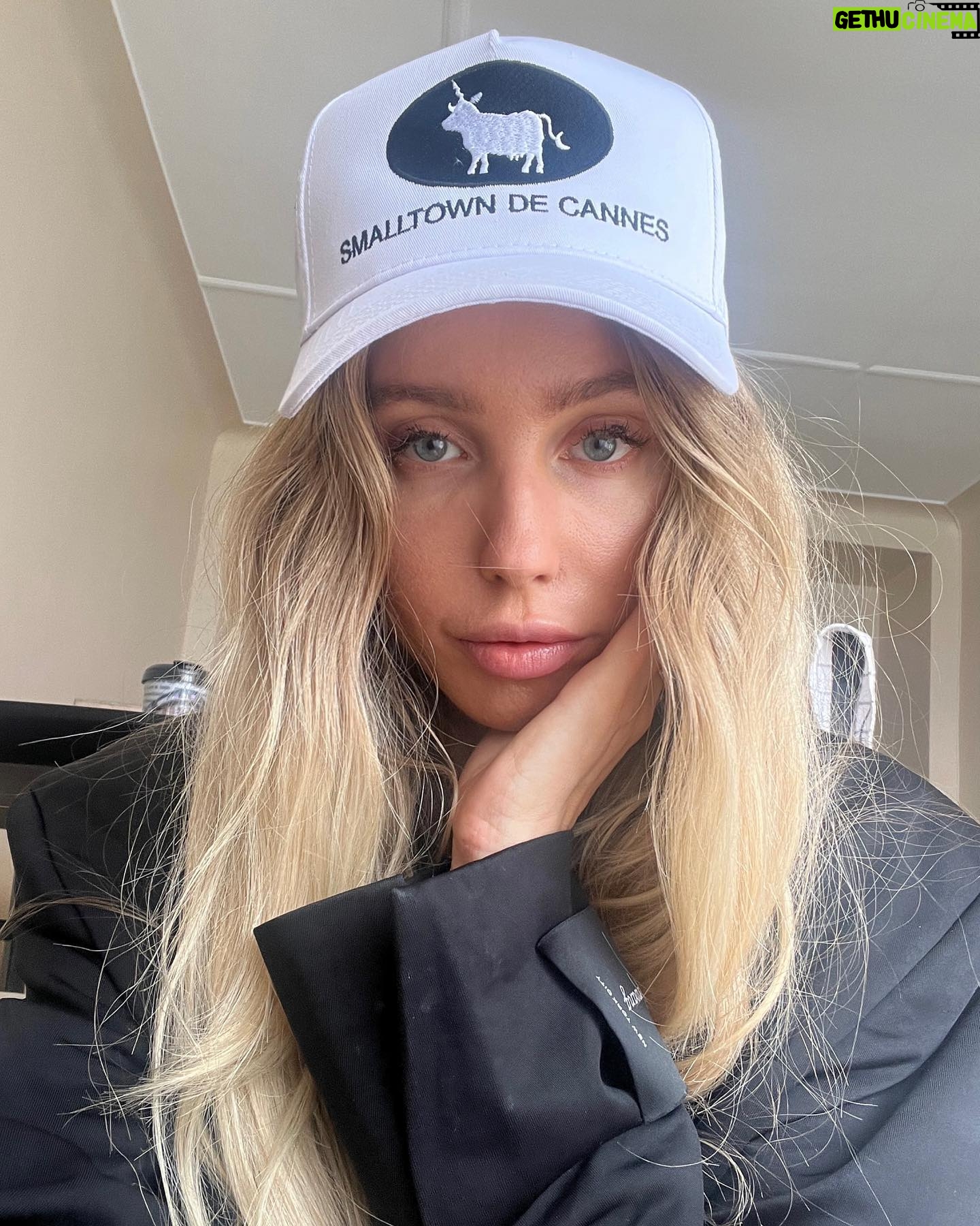 Actress Arielle Raycene HD Instagram Photos and Wallpapers May 2024 ...