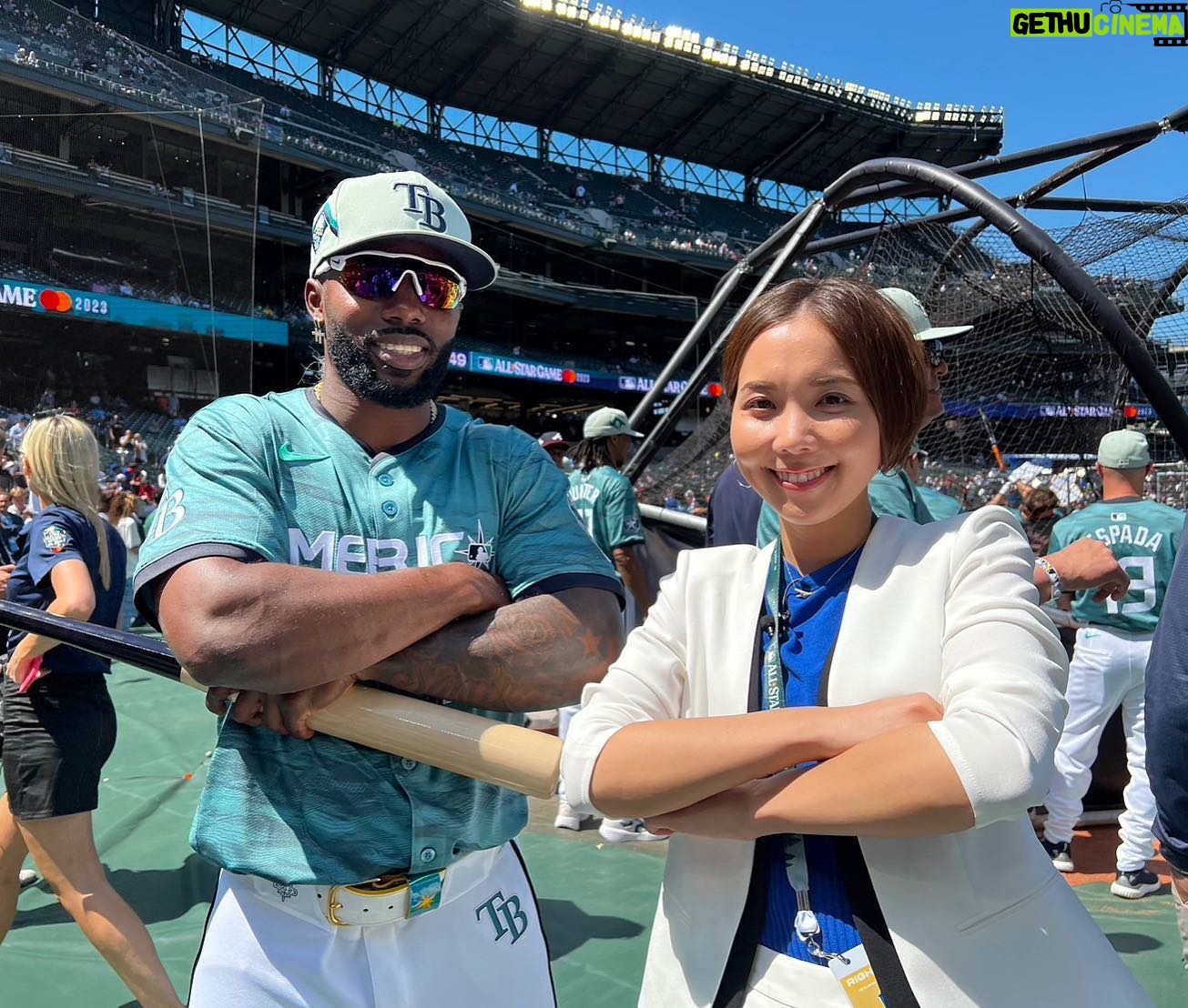 Ayumi Hirodo Instagram – ア・リーグのRAYSアロザレーナ選手と ドヤ顔ポーズいただきました‼️ 今夜の報道ステーション スポーツコーナーではオールスター取材をたっぷり ...