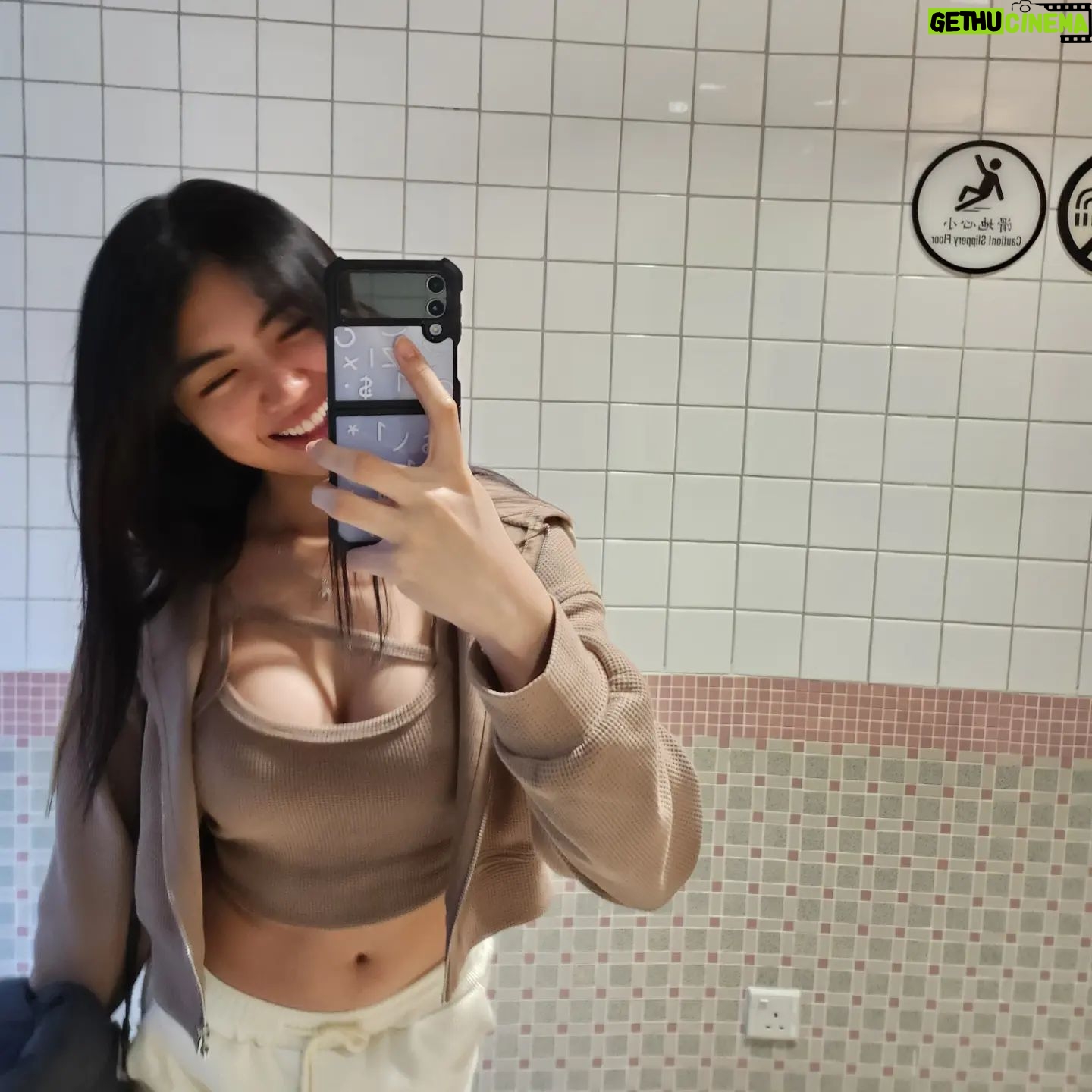 Azi Acosta Instagram – Pinyuyir | Gethu Cinema