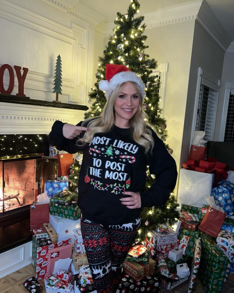 10 Iconic Instagram Photos of Barbara Alyn Woods