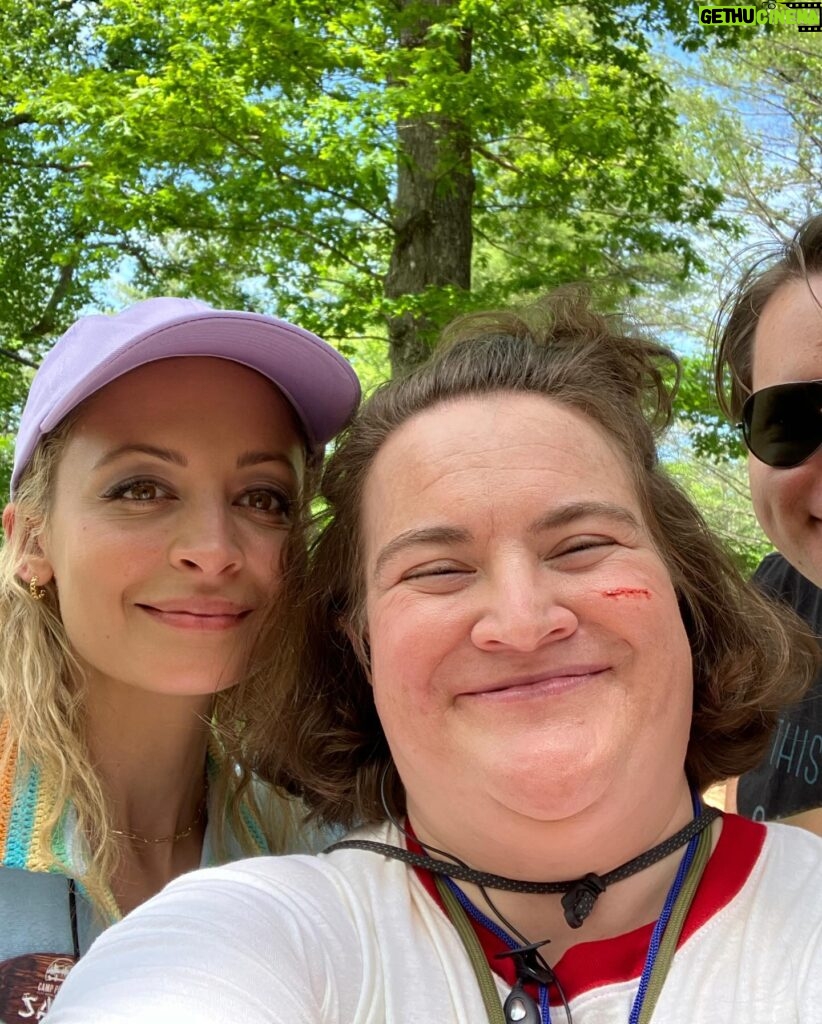 Actress Betsy Sodaro HD Instagram Photos and Wallpapers May 2024 ...