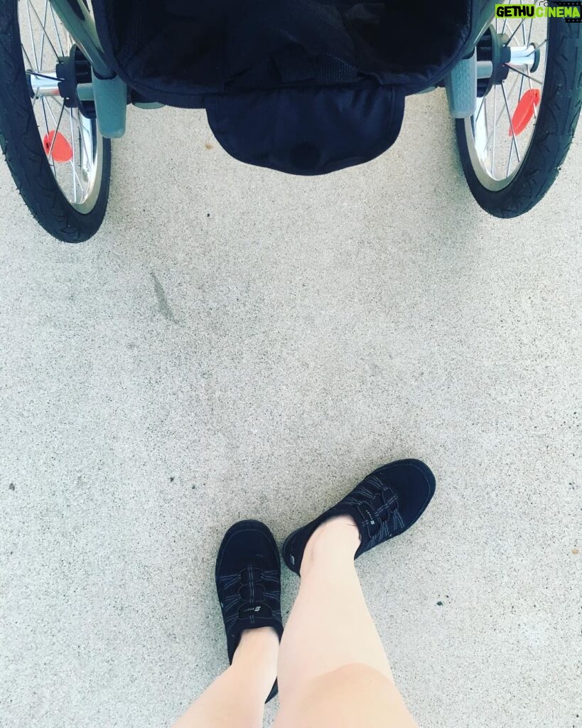 Actress Brooke Leigh Thorne HD Instagram Photos and Wallpapers October ...