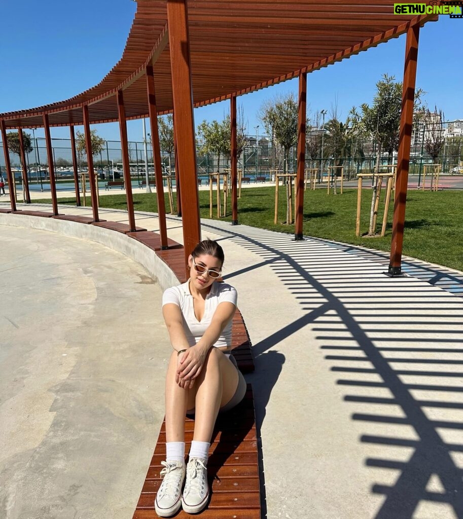 Actress Buse Sinem İren HD Instagram Photos and Wallpapers May 2024 ...