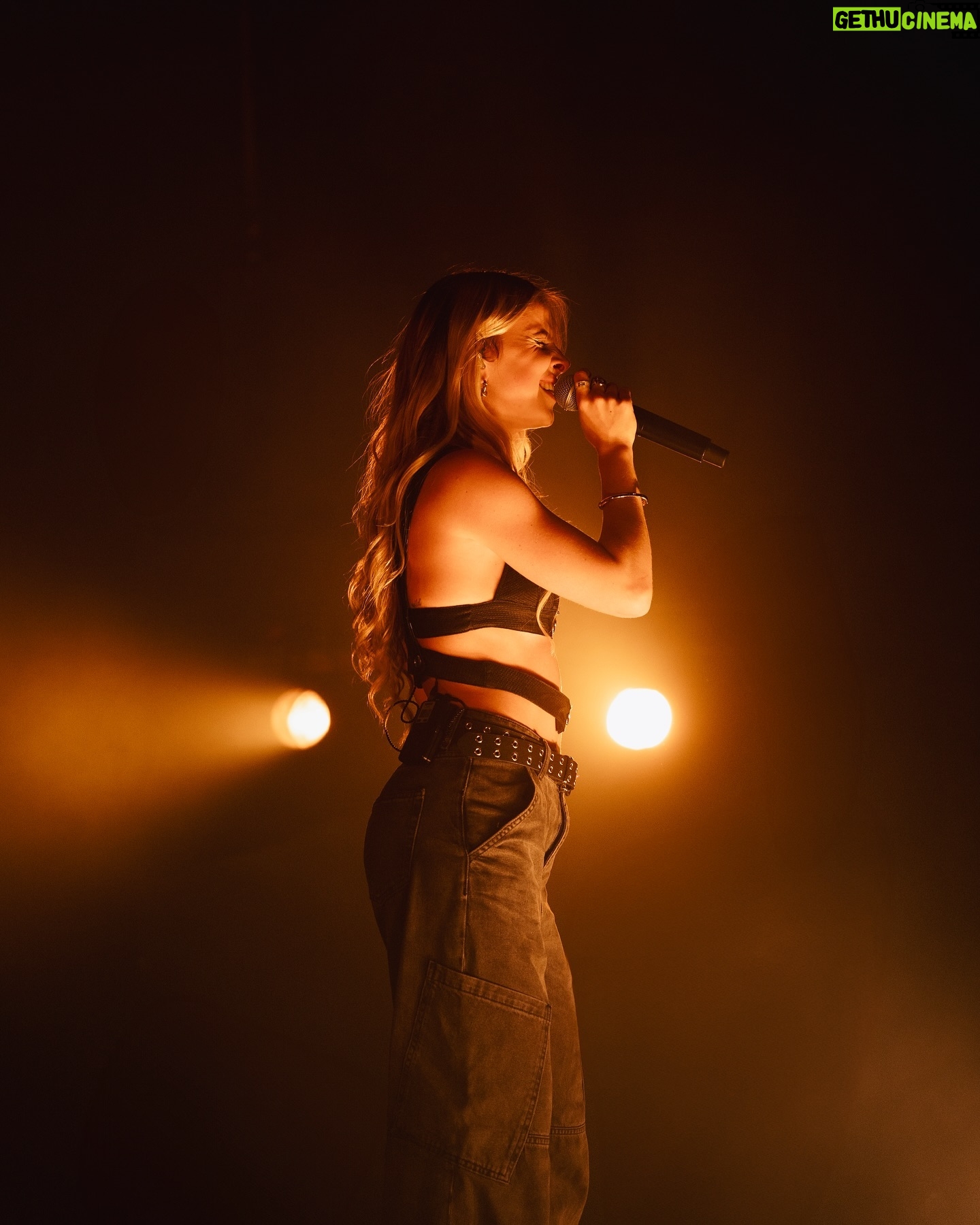 Actress Carla Hugon HD Instagram Photos and Wallpapers May 2024 | Gethu ...