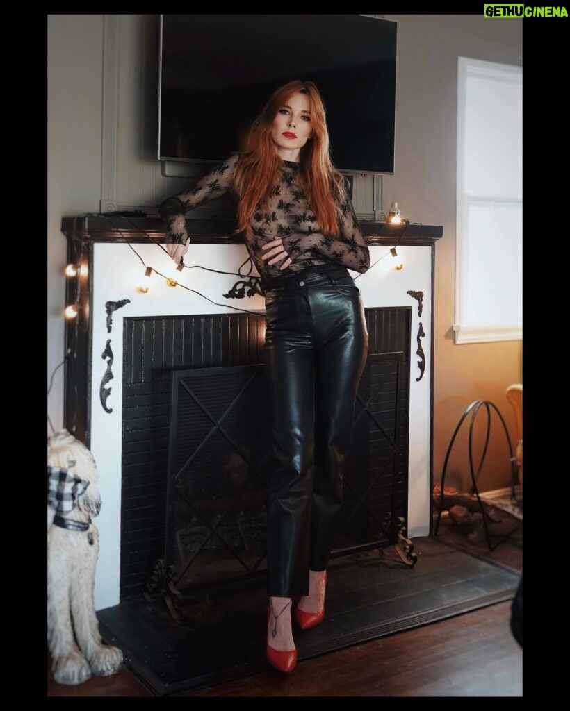 Actress Chloe Dykstra HD Instagram Photos and Wallpapers May 2021 ...