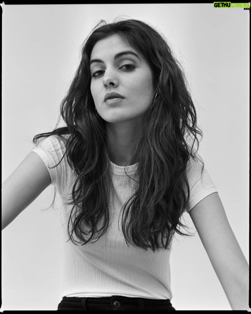 Actress Claire Chust HD Instagram Photos and Wallpapers May 2024 ...
