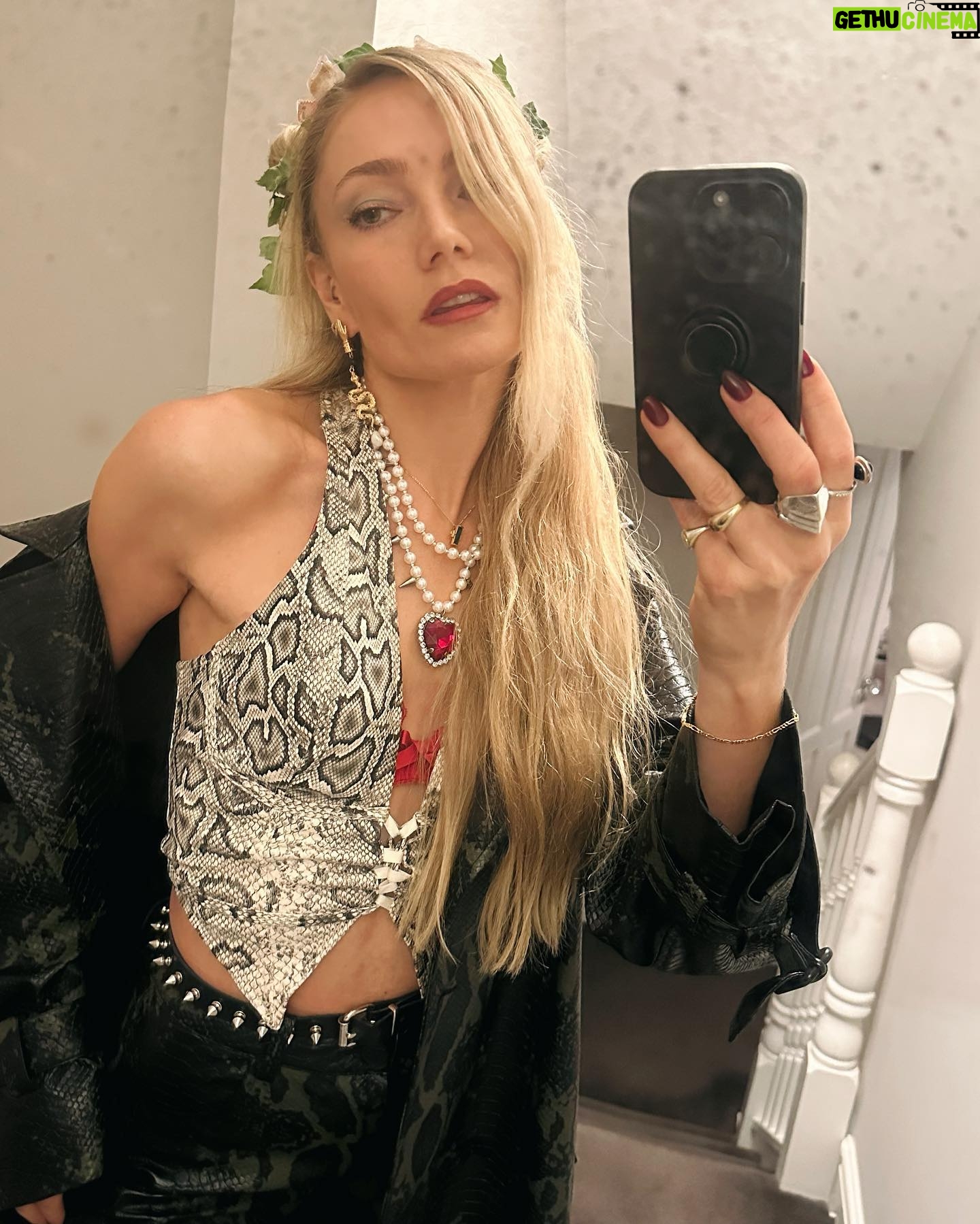 Clara Paget Wiki, Biography, Age, Gallery, Spouse and more