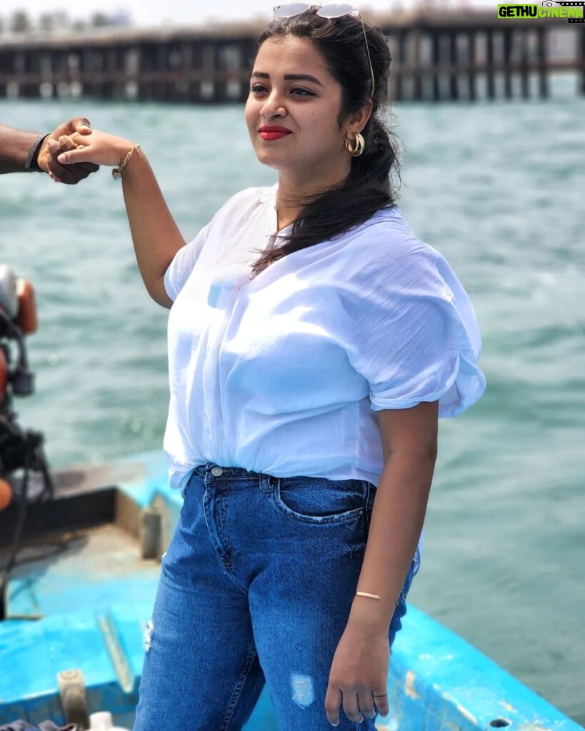 Actress Deepthi Rajendra HD Instagram Photos and Wallpapers June 2024 ...