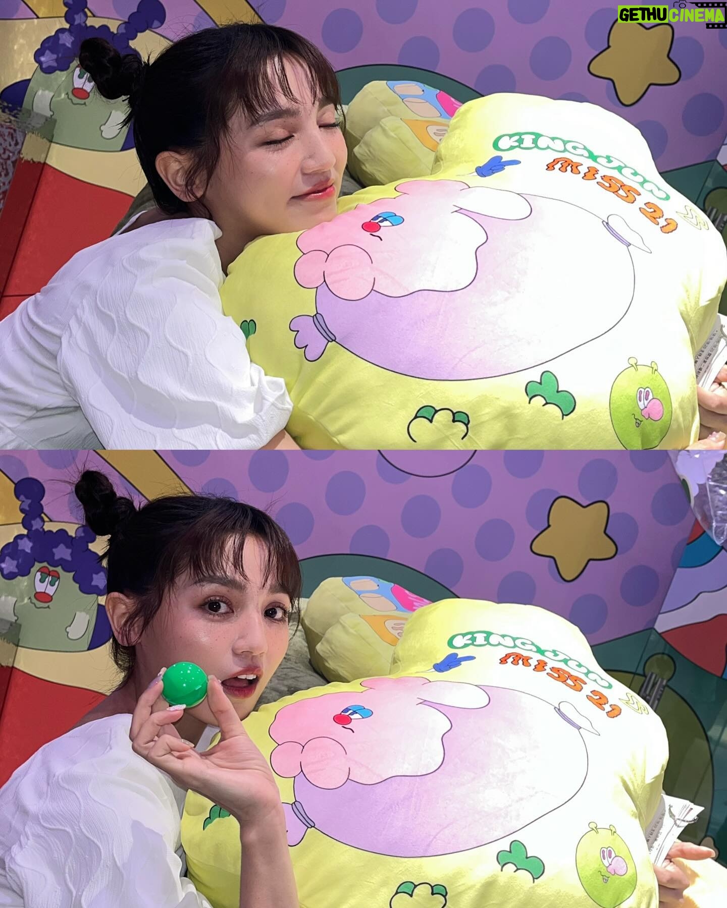 Dora Hsieh Instagram – 在520這天收到了前幾天主持 @miss21.official x @kingjun 的活動照片，有點浪漫啦☺️ 我很喜歡他們這次聯名的概念 無論 ...