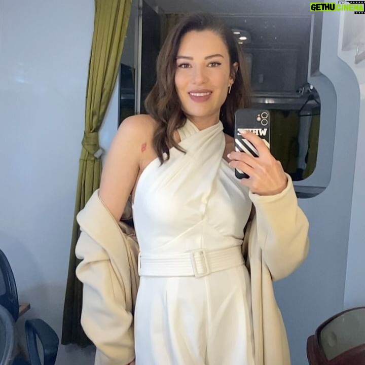 Ece İrtem Instagram – Hande & @sandikkokusudizisi bu akşam @showtv ...