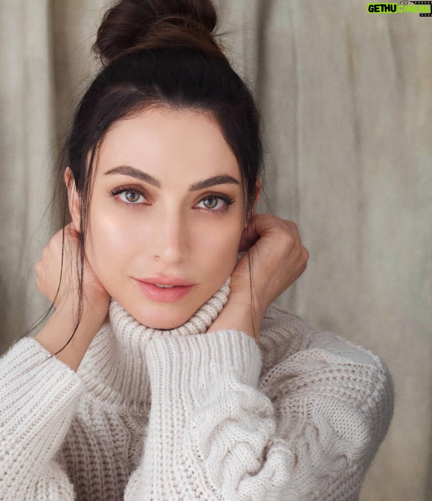 Actress Elena Pieridou HD Instagram Photos and Wallpapers May 2023 ...