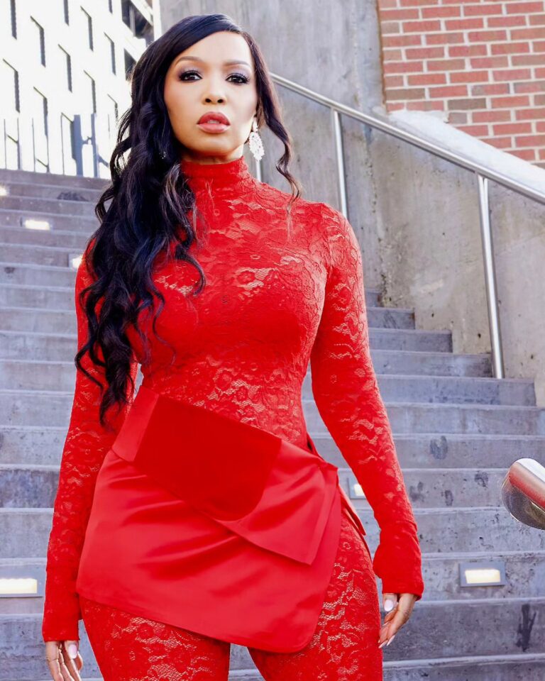 Elise Neal's Most Loved Moments: Top 10 Instagram Photos!