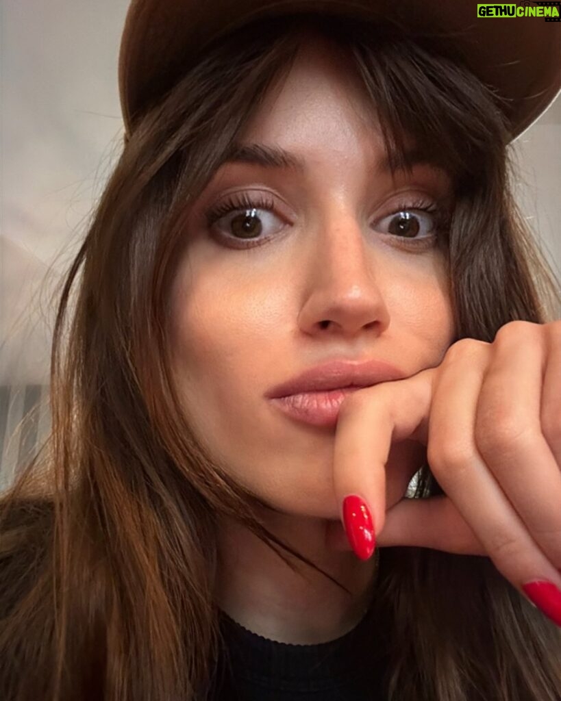 Actress Elizabeth Kopecká HD Instagram Photos and Wallpapers June 2024 ...