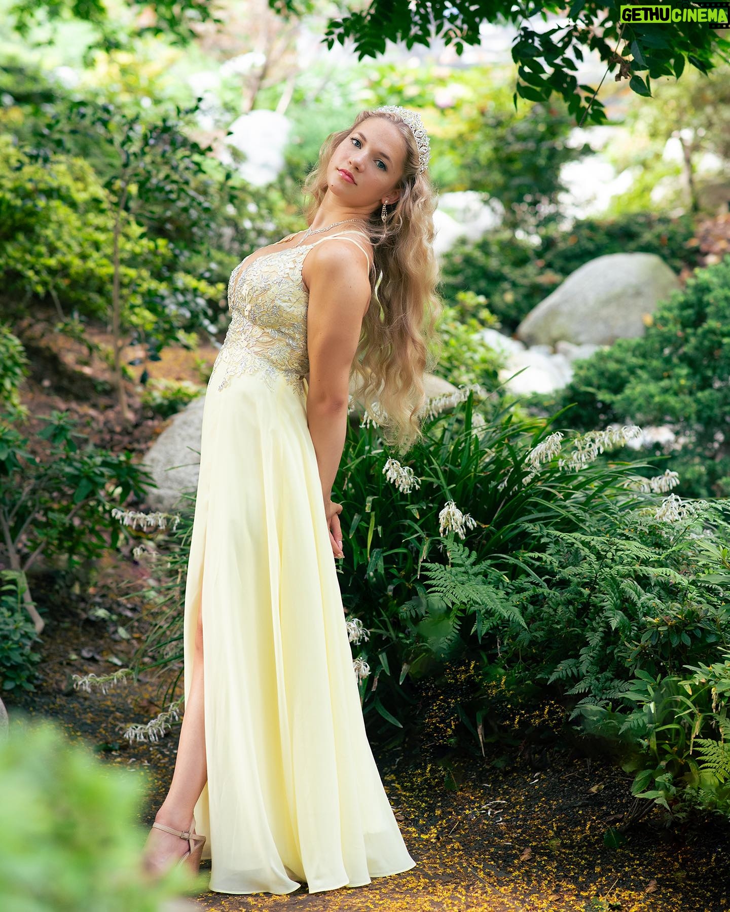 Emerald Gordon Wulf Instagram – Today is my 17th birthday! Check my ...