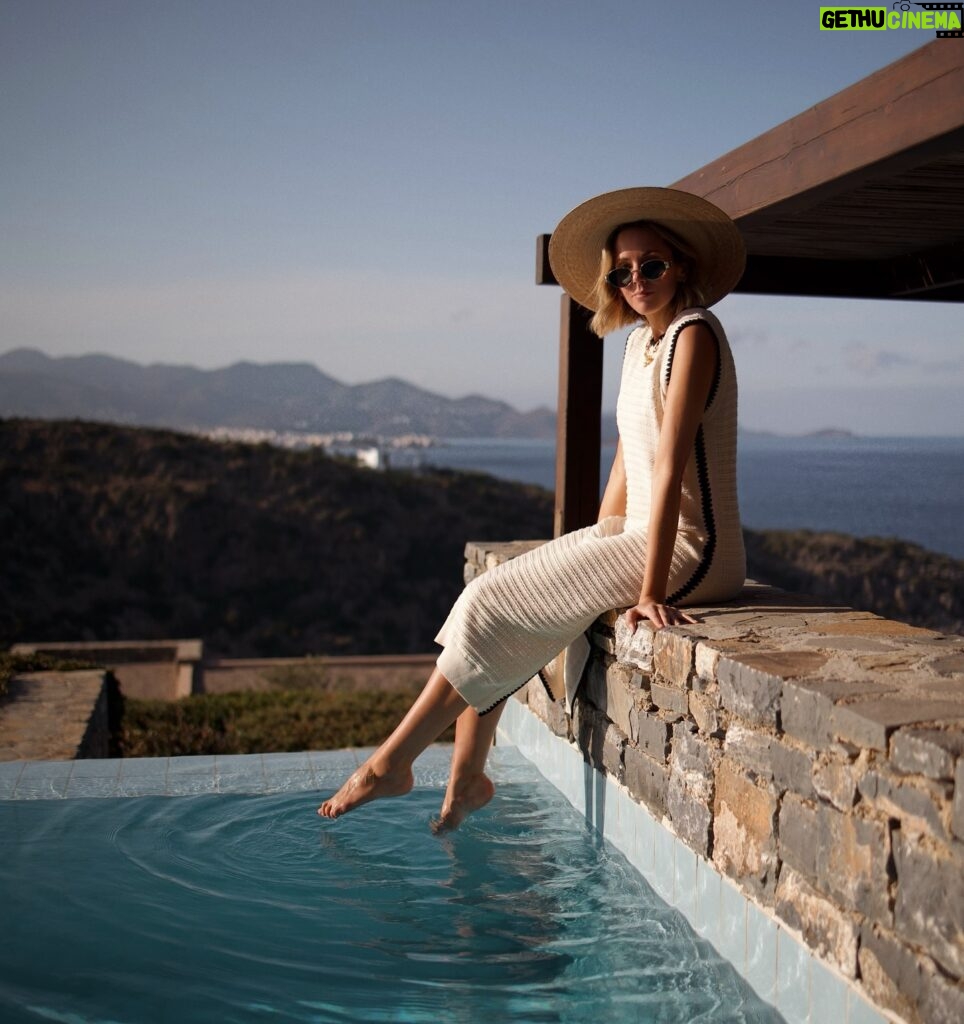 Actress Emily Tierney HD Instagram Photos and Wallpapers June 2024 ...