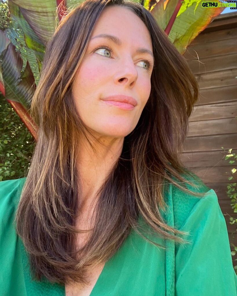 actress-esther-anderson-hd-instagram-photos-and-wallpapers-december