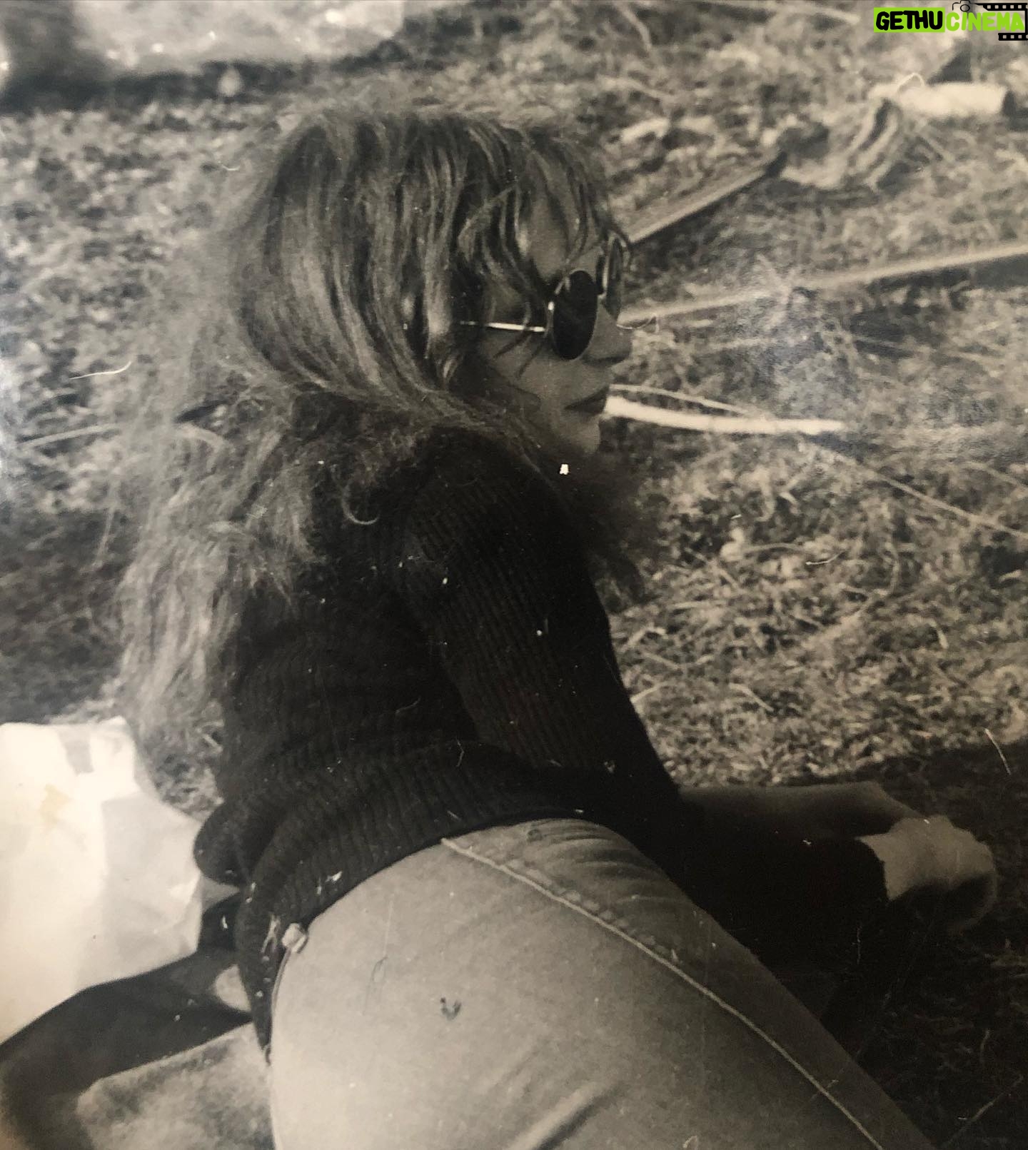Fiona Dourif Instagram – Here are 50 million pictures of my mom Joni ...