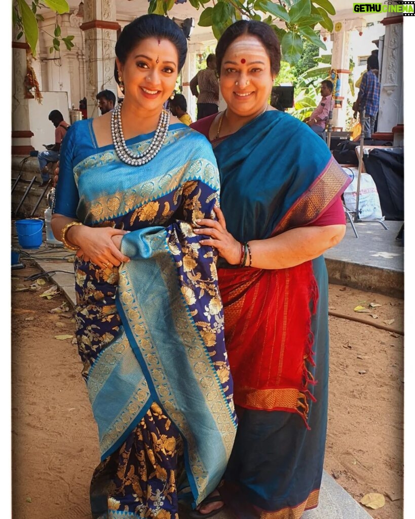 Actress Gayatri Jayaraman HD Instagram Photos and Wallpapers September ...